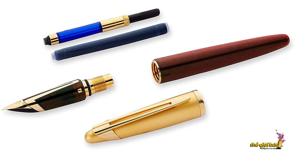 Bút Waterman Edson Ruby Red Fountain Pen được tạo từ 31 bộ phận riêng biệt